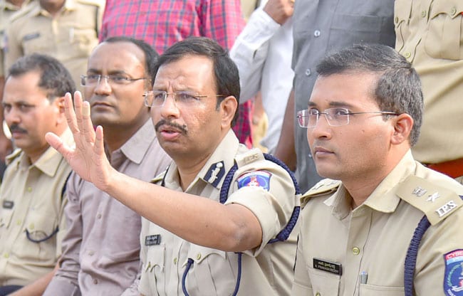 मानवाधिकार आयोग ने कहा- हैदराबाद एनकाउंटर की फौरन हो जांच - hyderabad ...