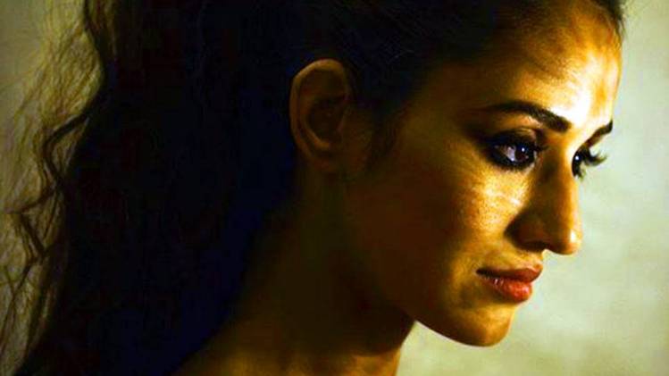 दिशा पाटनी का 'गोल्डन गाउन' में फोटोशूट, वायरल हुई ये तस्वीरें ...