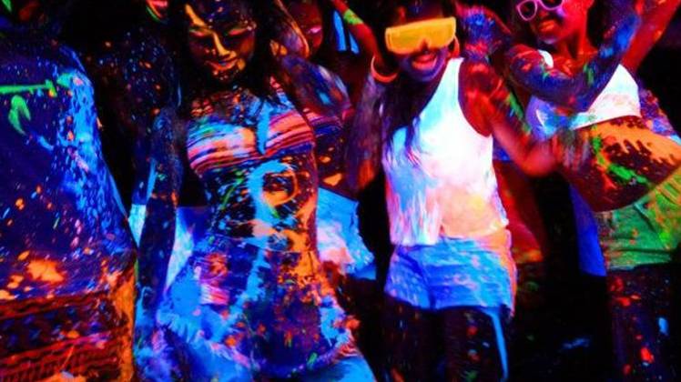 रेव पार्टी में पकड़े गए 192 लड़के-लड़क‍ियां, फार्म हाउस पर ऐसा था सीन ...