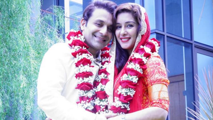 पोरस फेम एक्ट्रेस ने बॉयफ्रेंड संग रचाई शादी, पैरेंट्स नहीं हो सके ...