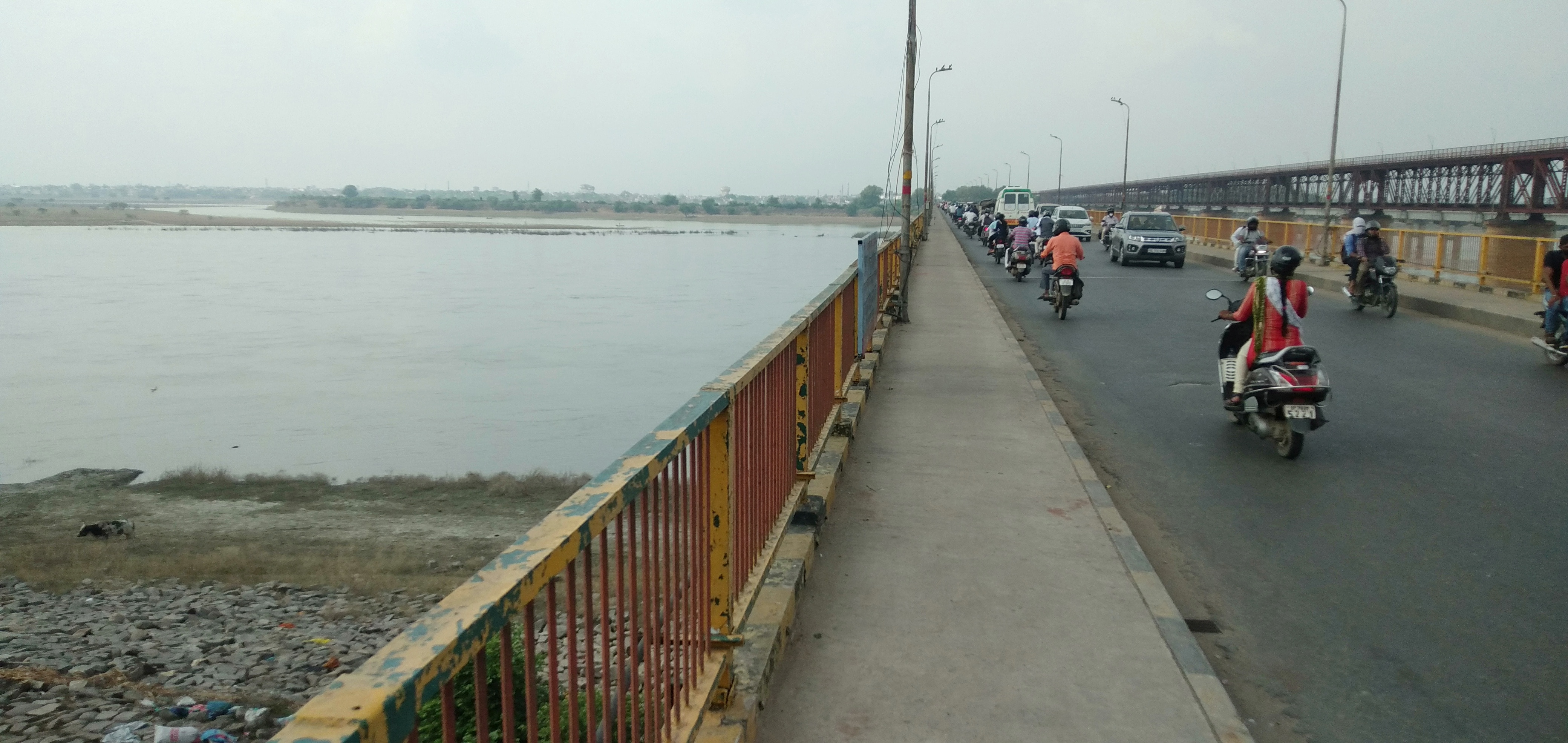 प्रयागराज: गंगा पार करने के लिए करना होगा 40KM का एक्स्ट्रा सफर, ये है ...