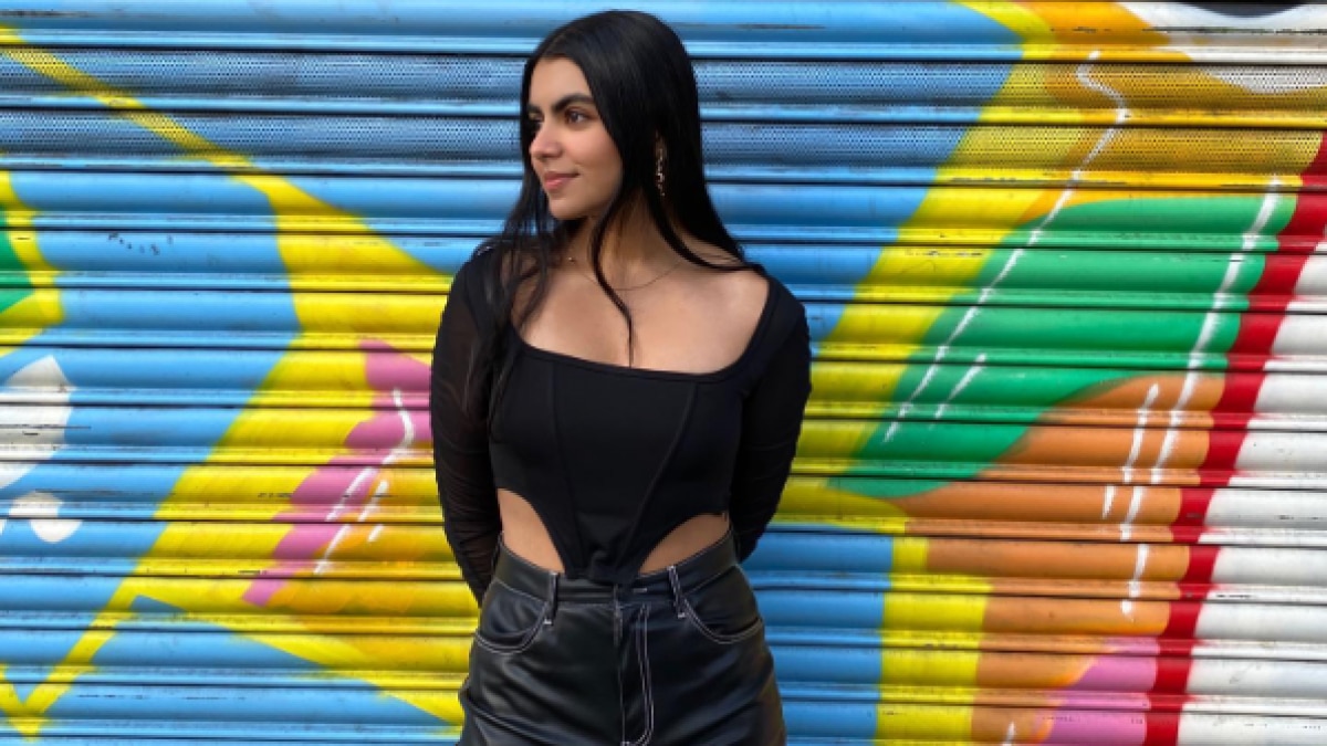 मॉडल से कम नहीं Imtiaz Ali की बेटी, बॉयफ्रेंड संग चर्चा में रोमांस ...