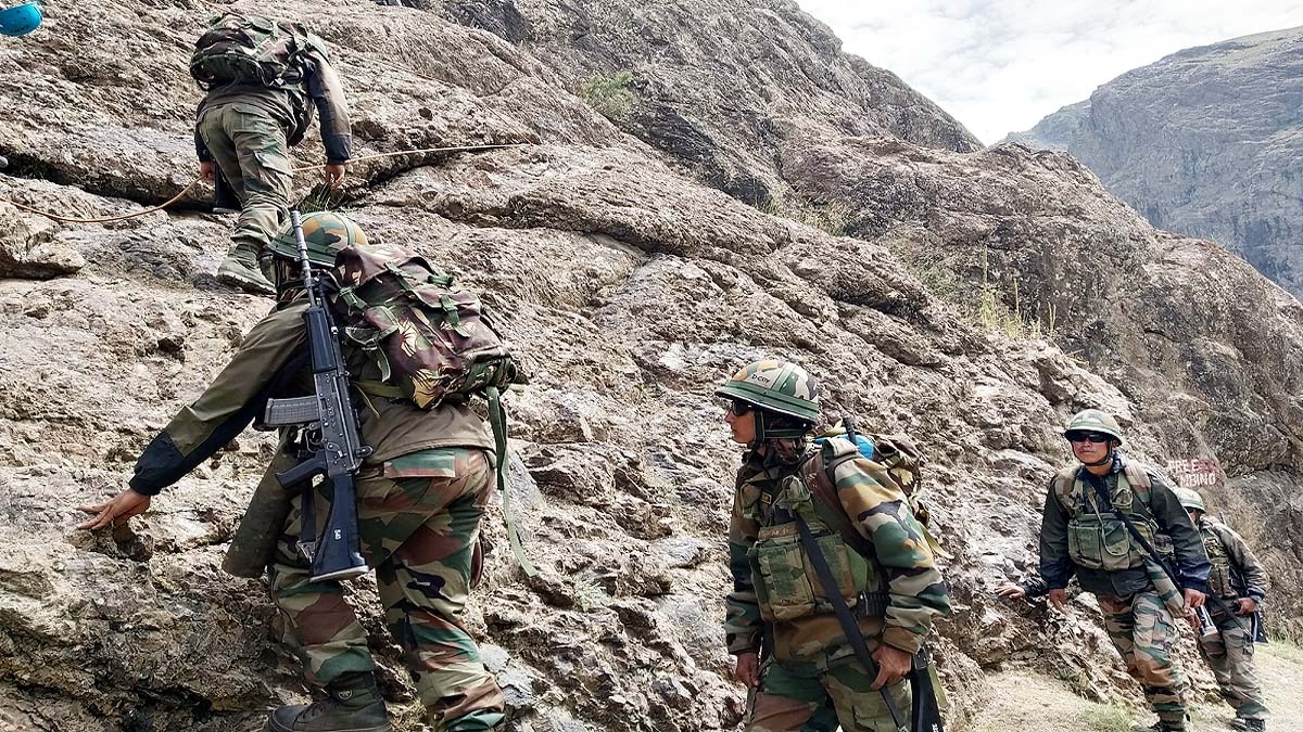 चीनी सेना को चींटियों जैसे मसल देगी 'Mountain Man' की ये आर्मी, टफ होती है ट्रेनिंग - News AajTak