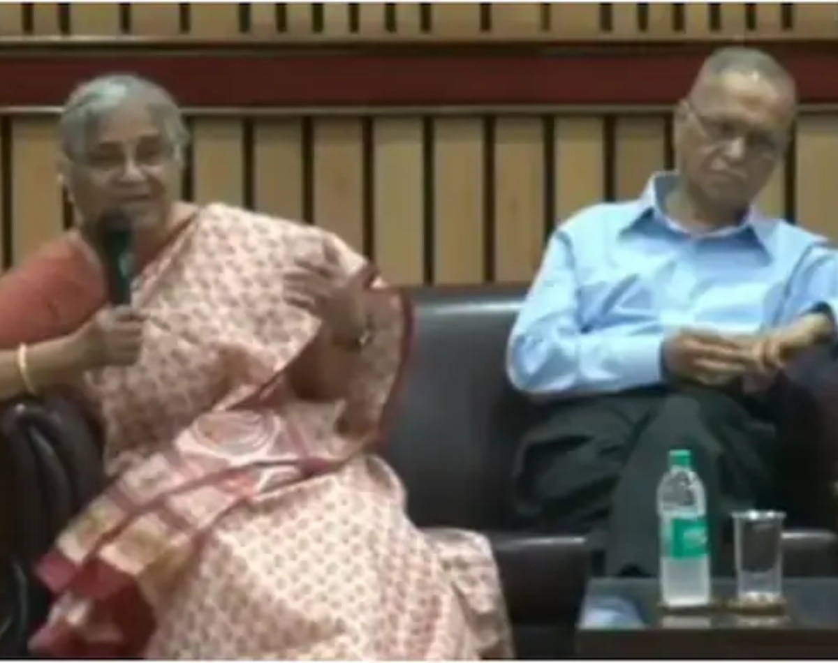 'बरसो रे मेघा' गाने पर श्रेया घोषाल संग थिरकती दिखीं सुधा मूर्ति, इनके दिए 10000 रुपये से हुई थी ...