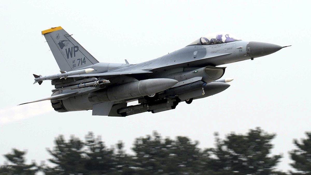 भारत को F-16V सुपर वाइपर फाइटर जेट देना चाहती है लॉकहीड मार्टिन, जानिए क्या खास है इसमें ...