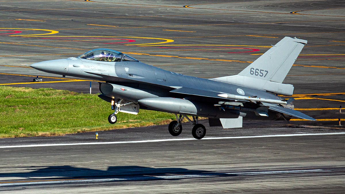 भारत को F-16V सुपर वाइपर फाइटर जेट देना चाहती है लॉकहीड मार्टिन, जानिए क्या खास है इसमें ...