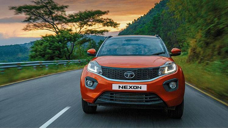टाटा Nexon ZX और ZXA+ वेरिएंट्स को मिले नए डुअल-टोन कलर्स, जानें कीमत ...