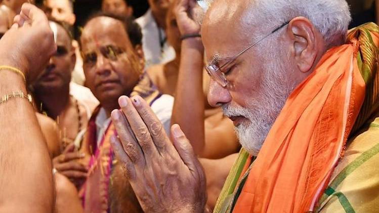 PM मोदी ने शेयर किया एक और वीडियो, इस बार गिनाए भद्रासन के फायदे - pm ...