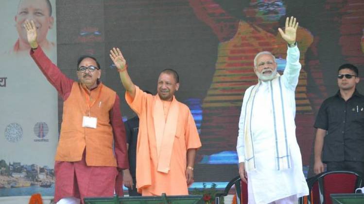 कल शुरू हो रहा है सावन, कांवड़ियों में मोदी-योगी वाली टी-शर्ट का क्रेज ...