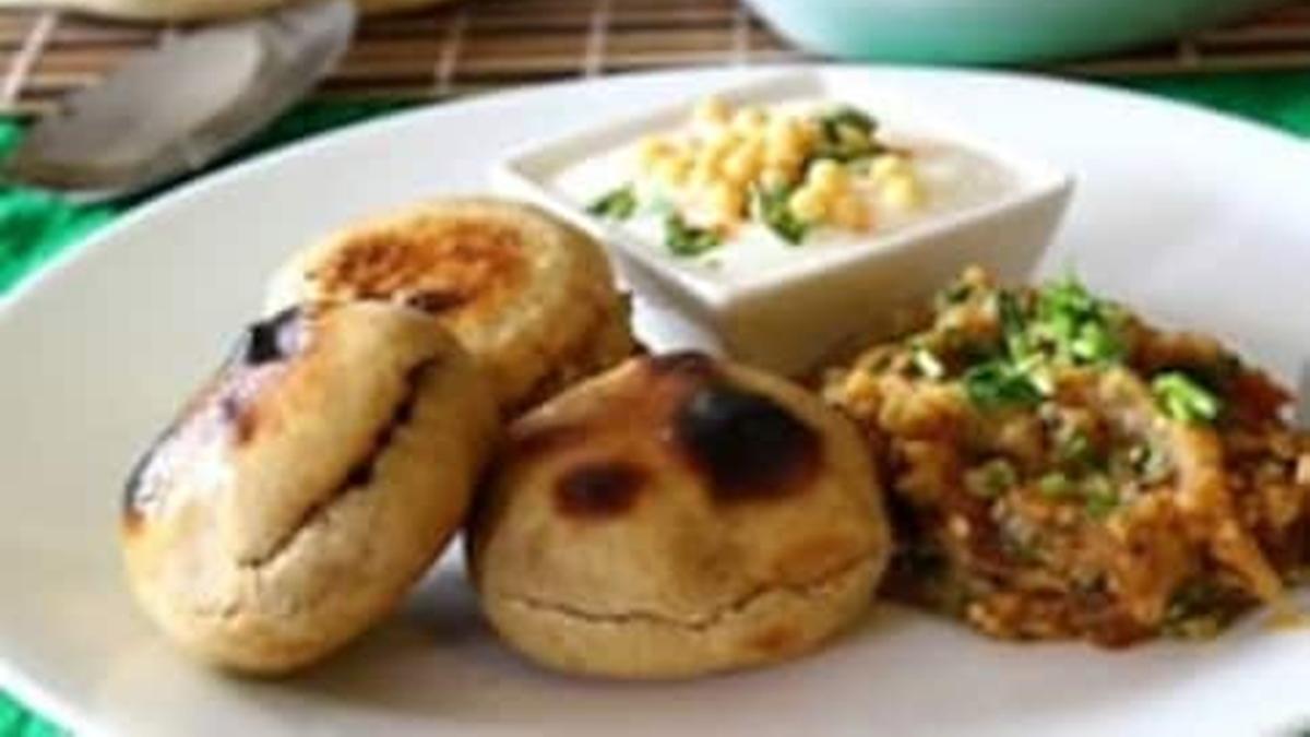 Litti Chokha Recipe: बिहार की स्पेशल डिश लिट्टी चोखा को घर पर करें ...