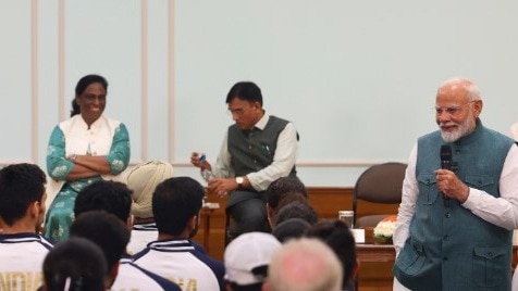 PM Modi meets the Indian Olympic contingent: 'AC के लिए किसने मुझे कोसा ...