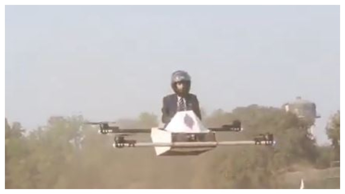 स्कूली लड़के ने बनाया अनोखा ड्रोन, इंसान भी बैठकर भर सकता है उड़ान, VIDEO - scindia school ...