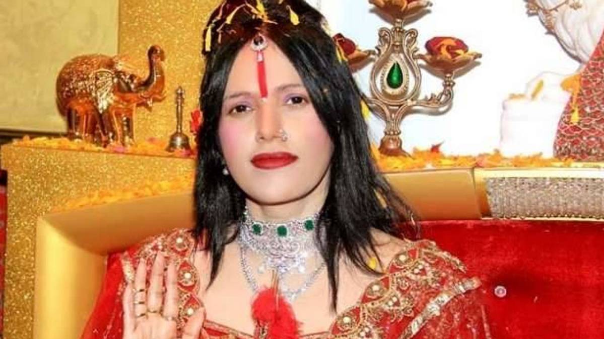 लंबे समय बाद फिर सामने आईं राधे मां, मां चिंतपूर्णी को प्रसन्न करने ...