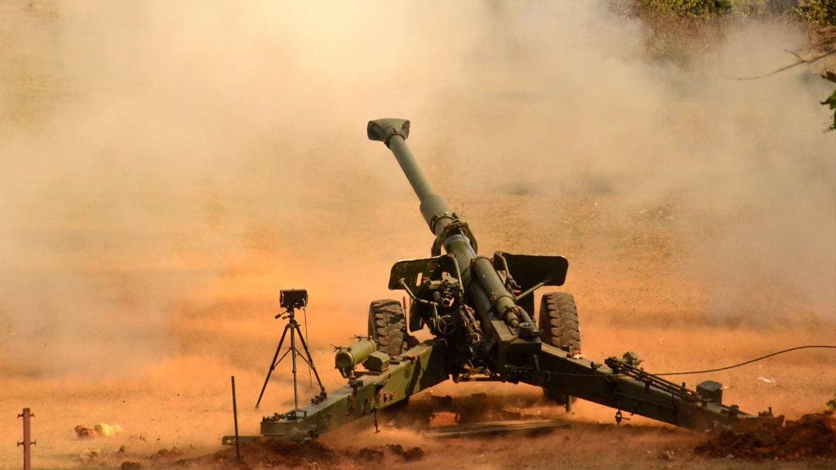 देखें, देश की सबसे बड़ी तोप 'सारंग' का सफल परीक्षण - Watch: Successful ...