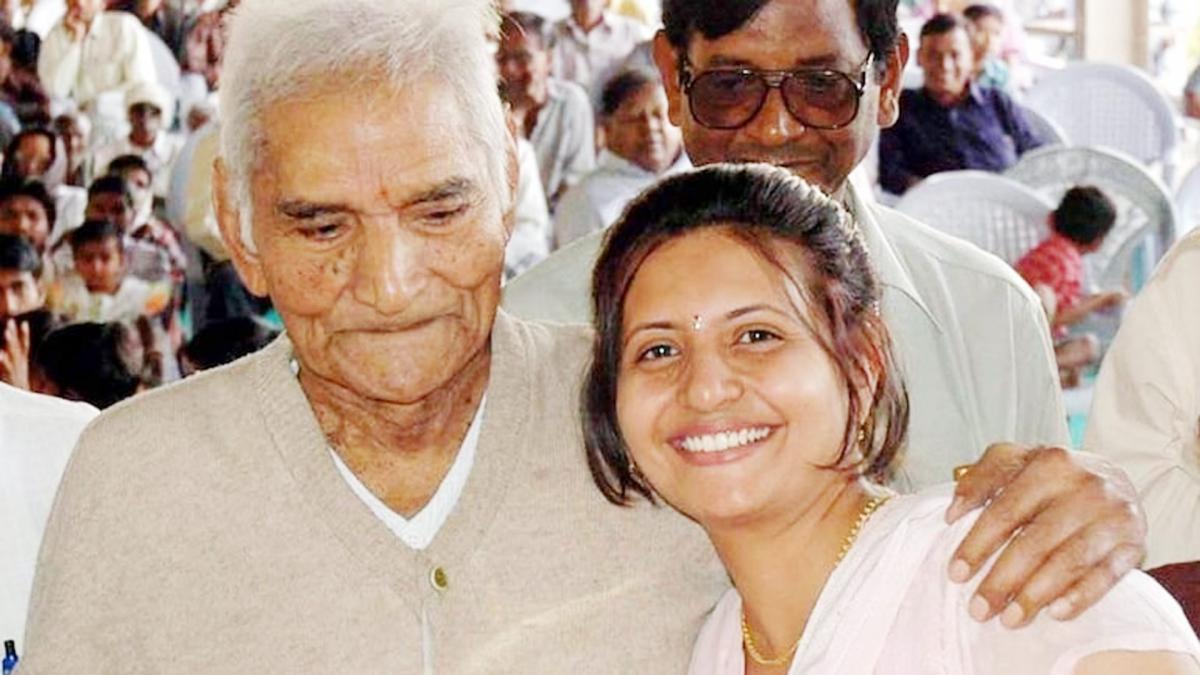 Baba Amte की पोती Sheetal ने की खुदकुशी, परिवार द्वारा संचालित ट्रस्ट ...