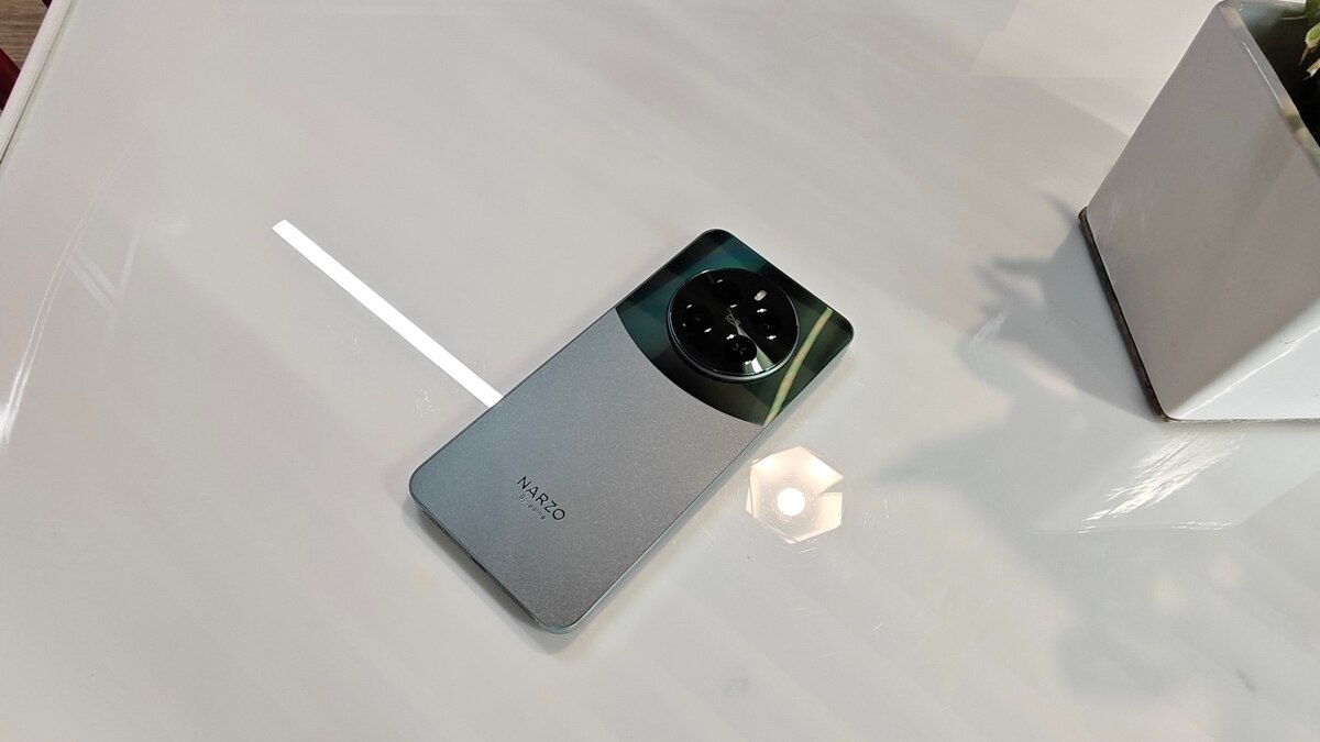Realme Narzo 70 Pro 5G Review: फीचर्स से भरा है ये मिड रेंज फोन, लुक भी है शानदार - Realme Narzo ...