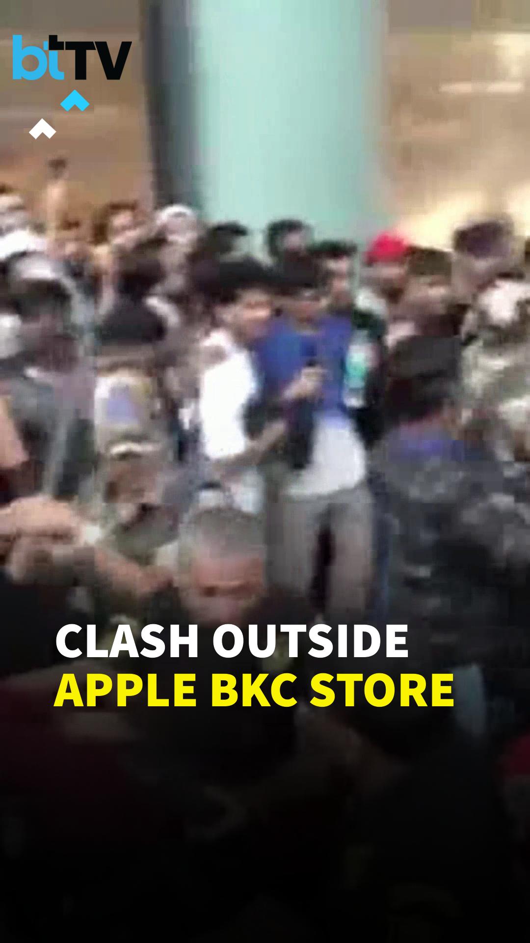 iPhone 17 Craze Turns Into Fight: Clash Reported Outside Apple BKC ...