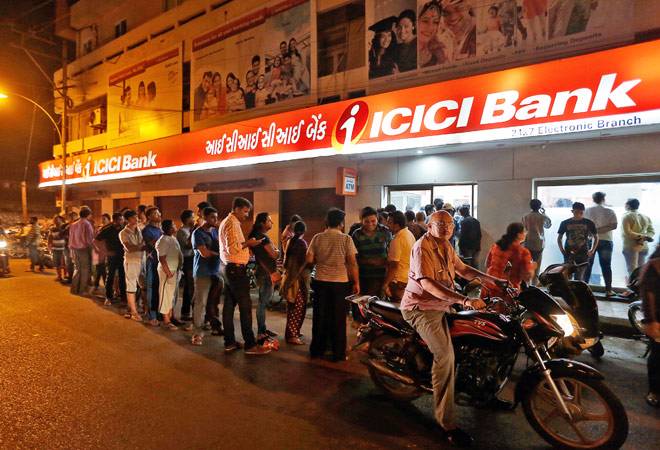 Banks open to long queues, people post pics with new Rs 2000 notes ...
