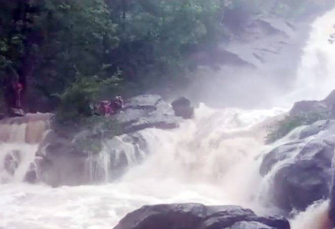 Maharashtra heavy rains: One dead, over 100 people rescued from ...