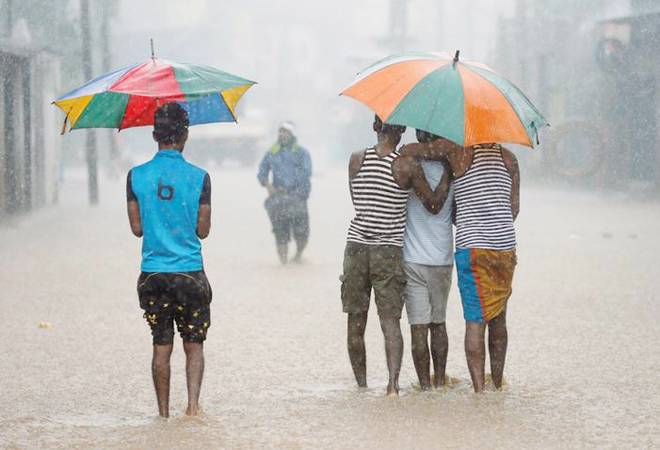 Delhi weather: Heavy rainfall lashes areas of Delhi NCR; temperature dips to 27 degree Celsius ...