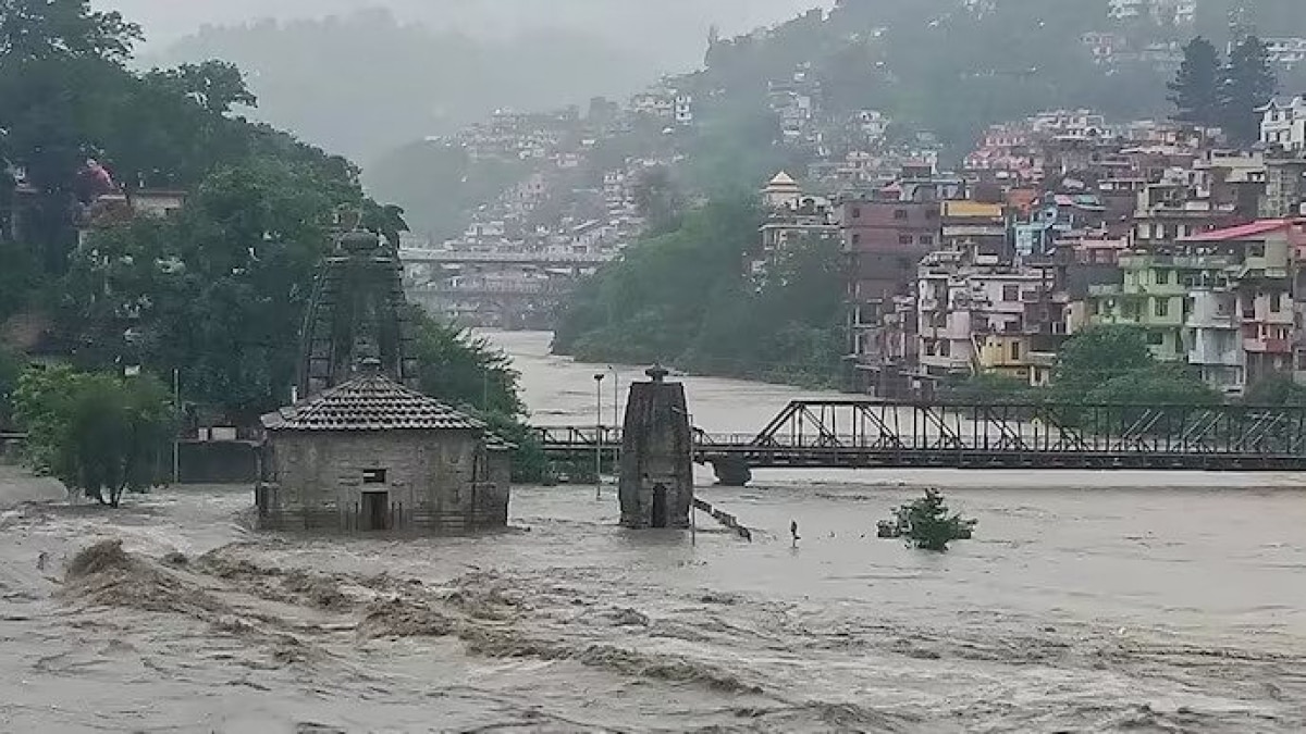 Heavy rains lash Himachal Pradesh, trigger landslides, floods; orange alert issued - BusinessToday