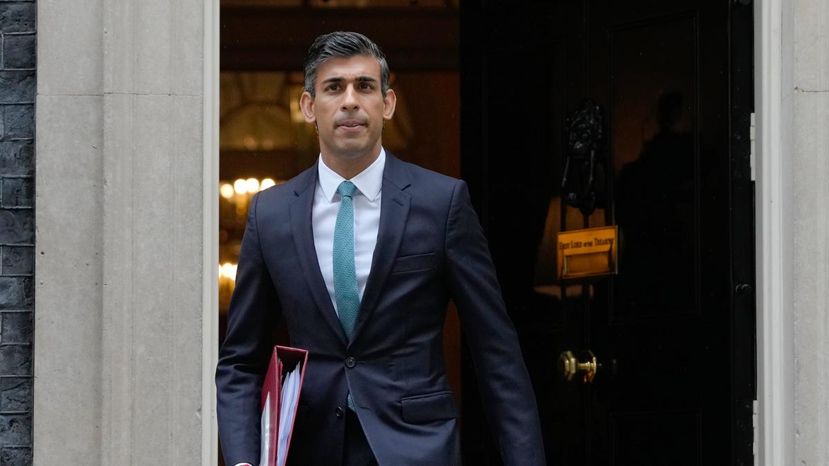 Indians Flood Social Media with Rishi Sunak Memes - BT TV BusinessToday