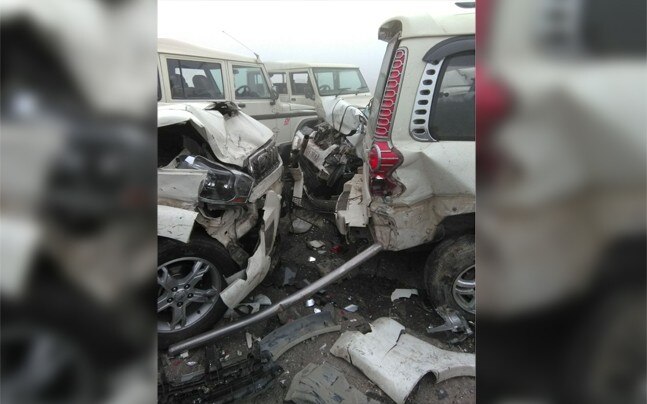 See pics: Dense fog causes 10 car pile-up on Lucknow-Agra expressway in UP - India Today