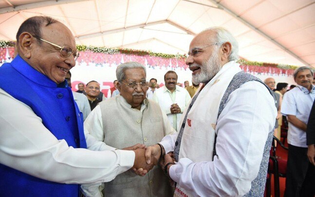 See pic: Modi, Vaghela, Keshubhai's sweet Gujarati reunion at Rupani ...