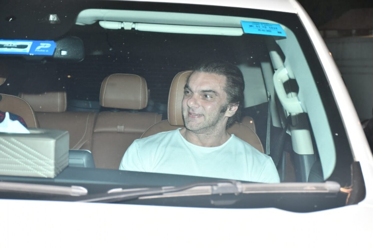 Aryan Khan to Salman Khan, B-Town celebs attend Chunky Panday's 60th ...