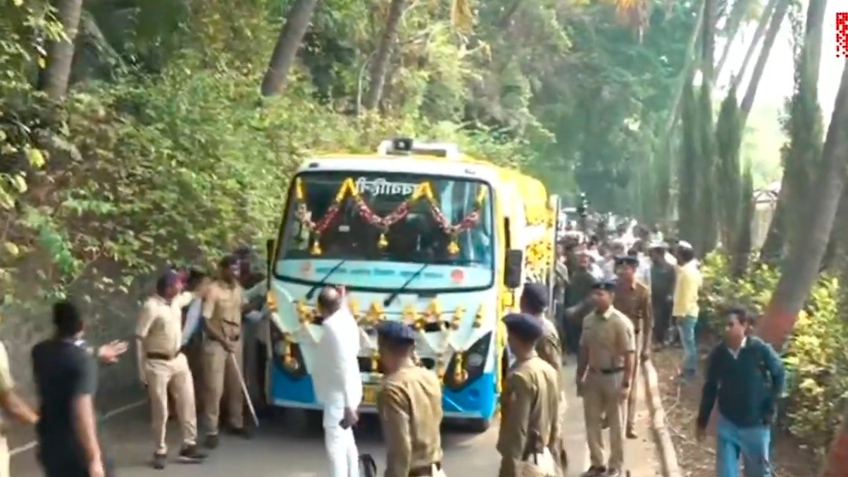 Ajit Pawar Funeral Live: ‘Ajit Dada amar rahe’ chants ring out as ...