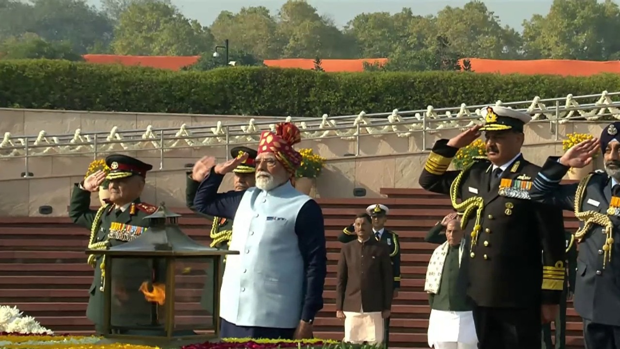 Republic Day 2026 Live: PM lays wreath at War Memorial, honours fallen ...