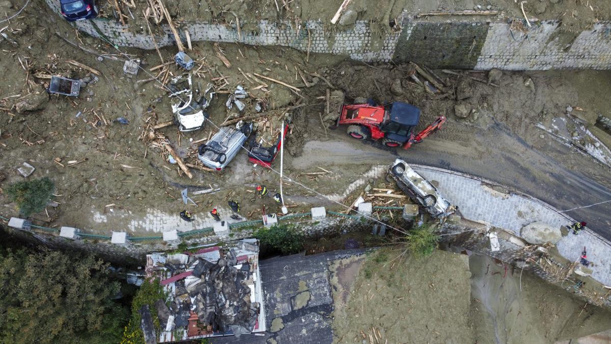 Heavy rainfall triggers massive landslide on Italian island | Pics ...