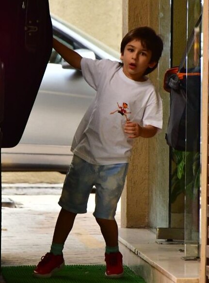 Saif-Kareena, Taimur, Karisma and the Kapoors arrive to meet Alia ...