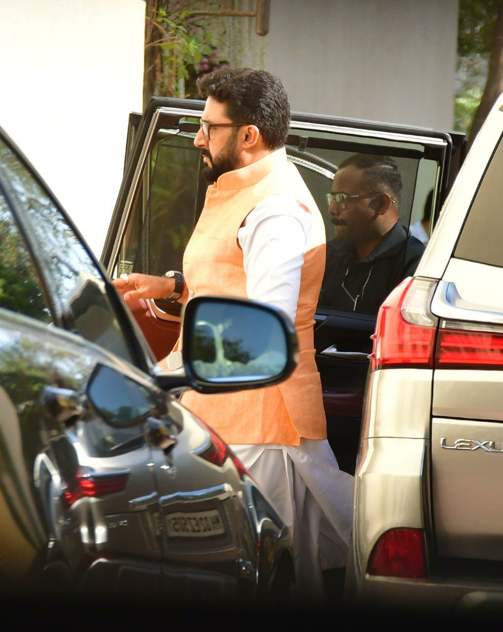 Pamela Chopra's prayer meet: Karan Johar, Abhishek Bachchan, others ...