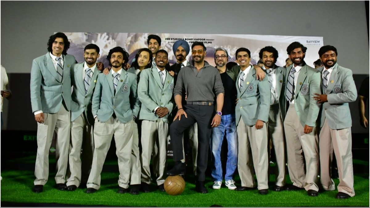 Pics: Ajay Devgn attends 'Maidaan' trailer launch with his team players ...