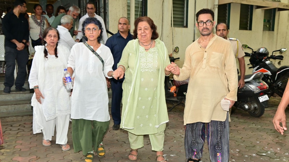 Pics: Aamir Khan, Kiran Rao at Reena Dutta's father's funeral - India Today