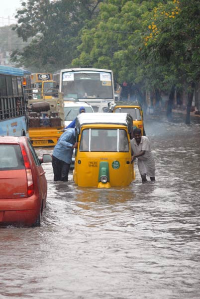 Cyclone Laila claims 10 lives, weakens on way to Andhra coast - India Today