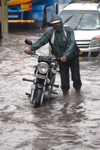 Cyclone Laila claims 10 lives, weakens on way to Andhra coast - India Today