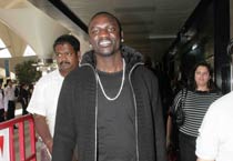 Akon to record a song for SRK's Ra.One - India Today