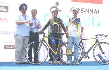 Chennai citizens hit the road on bicycles - India Today