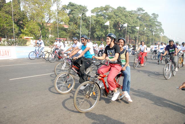 Chennai citizens hit the road on bicycles - India Today