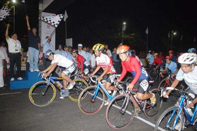 Chennai citizens hit the road on bicycles - India Today