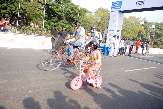 Chennai citizens hit the road on bicycles - India Today