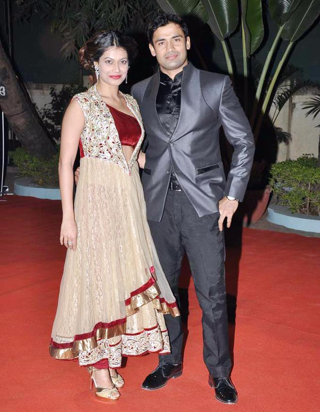 Celeb roll call at Zee Cine Awards 2013 - India Today