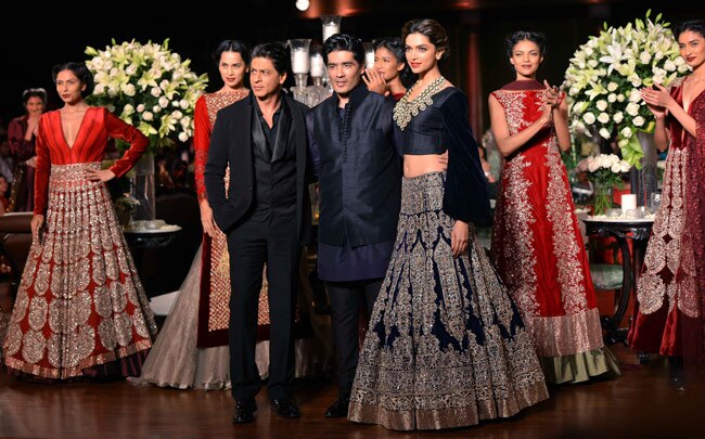 With SRK and Deepika as show stoppers, Manish Malhotra ends Couture ...