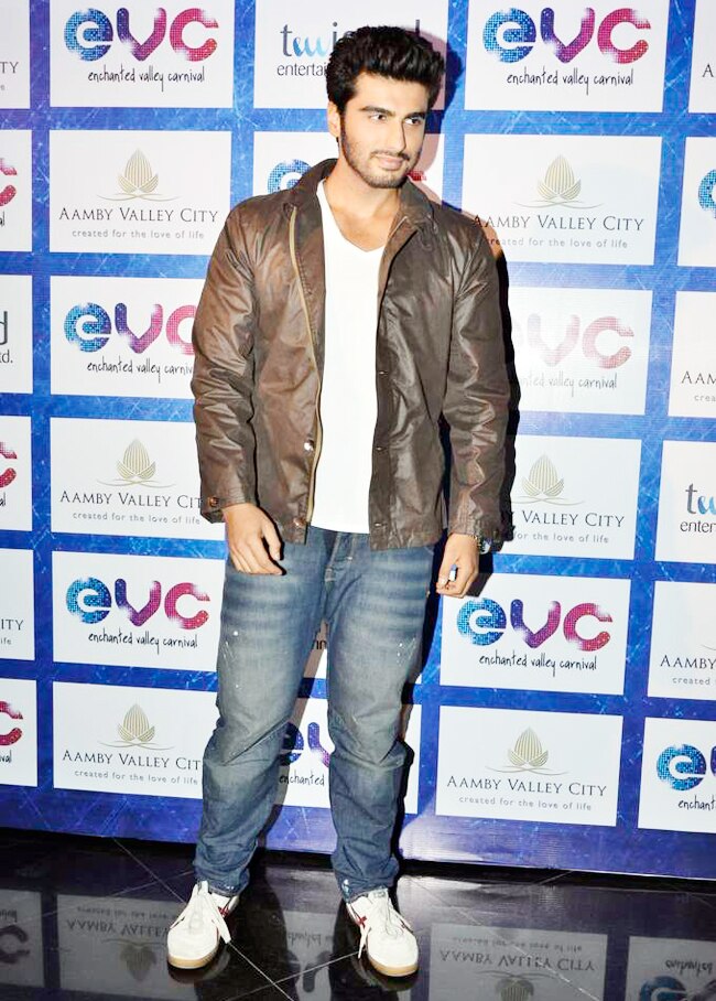 Jacqueline & Arjun Kapoor launch Enchanted Valley Carnival 2013 - India ...