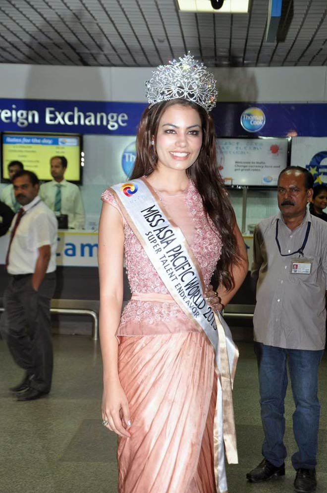 Miss Asia Pacific 2013 Srishti Rana returns home - India Today