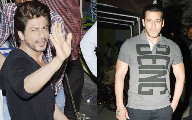 SEE PICS: Shah Rukh, Salman spotted at Bandra, what are they up to ...
