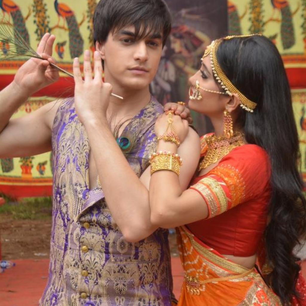Yeh Rishta Kya Kehlata Hai: Naira, Kartik romance as Radha-Krishna; see ...