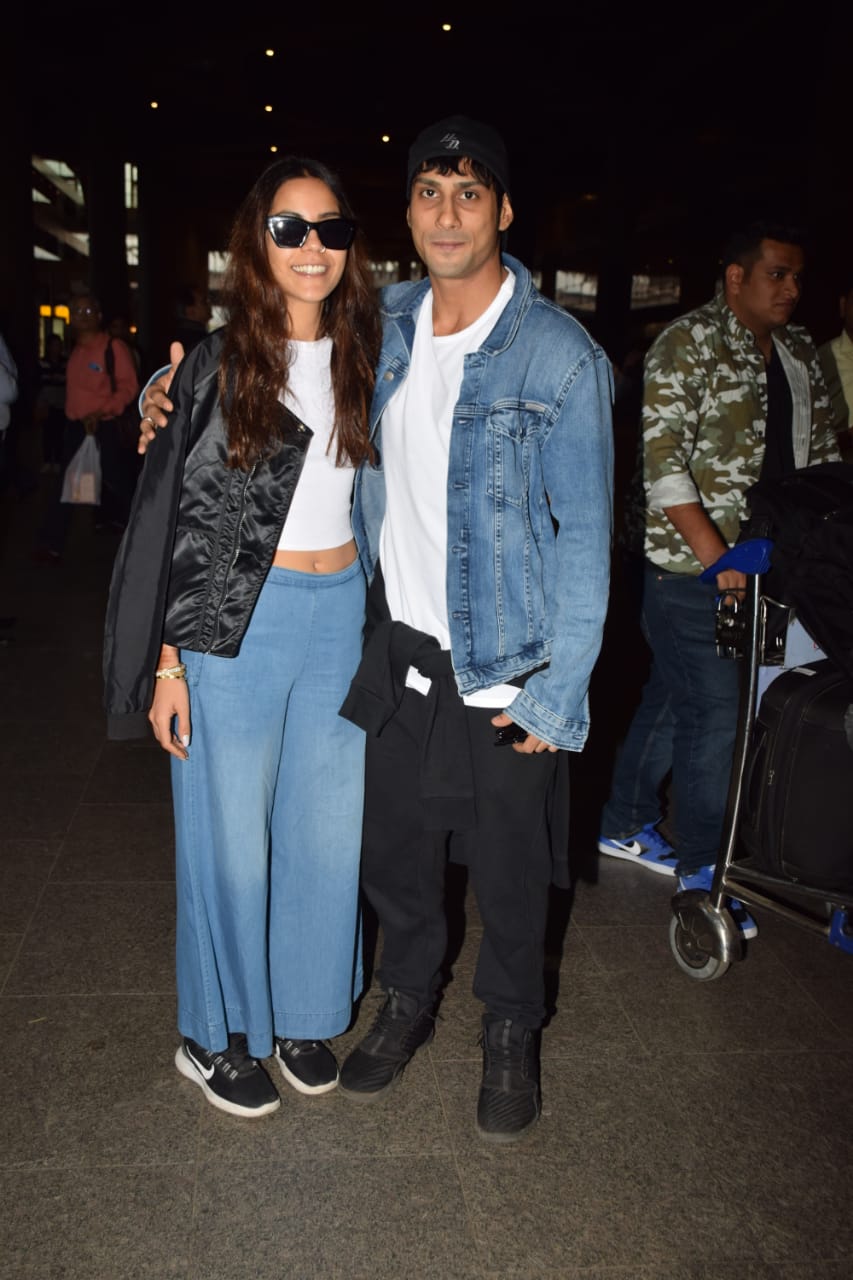 Newlyweds Prateik Babbar and Sanya Sagar return home hand-in-hand ...